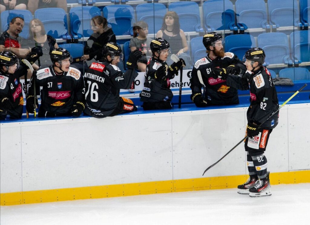 Vienna Capitals verspielen Führung gegen DEL-Klub Wolfsburg! - Hockey ...
