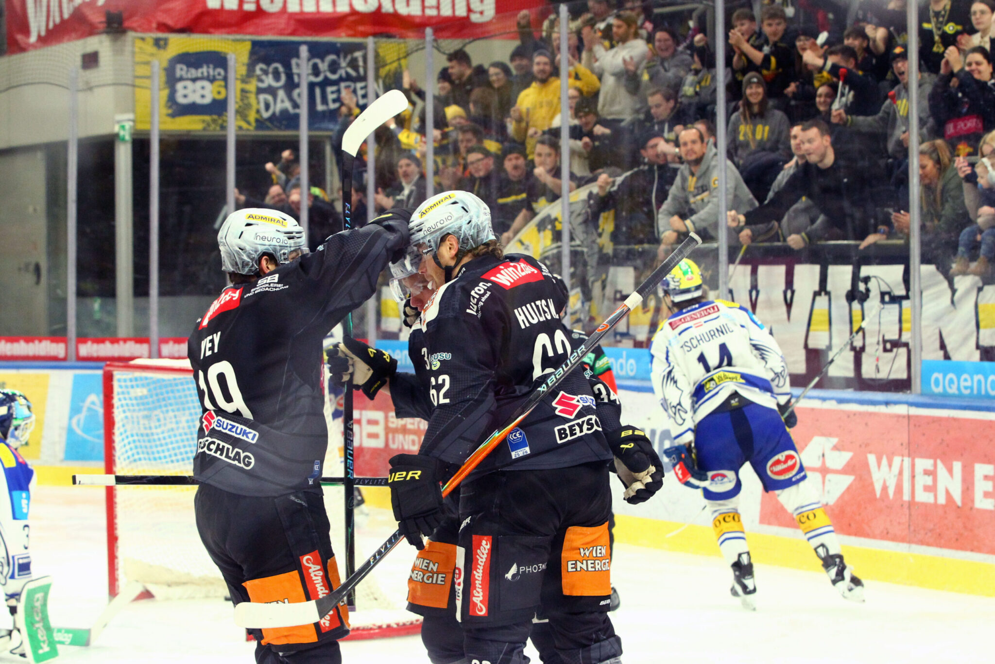 Vienna Capitals fahren gegen den VSV wichtige drei Punkte ein! - Hockey ...